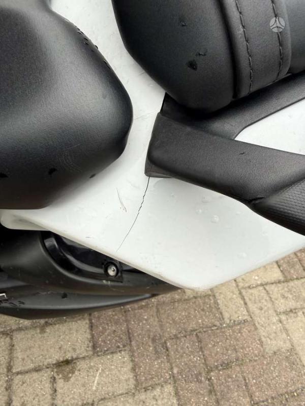 Белый Ямаха FZ 8 2012 в Электренай, объемом двигателя 0.80 л и пробегом 33 тыс. км за 3500 €, фото 7 на AUTOMOTO.COM.LV