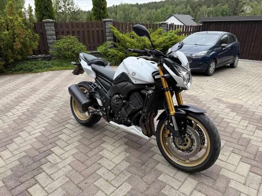 Белый Ямаха FZ 8 2012 в Электренай, объемом двигателя 0.80 л и пробегом 33 тыс. км за 3500 €, фото 11 на AUTOMOTO.COM.LV