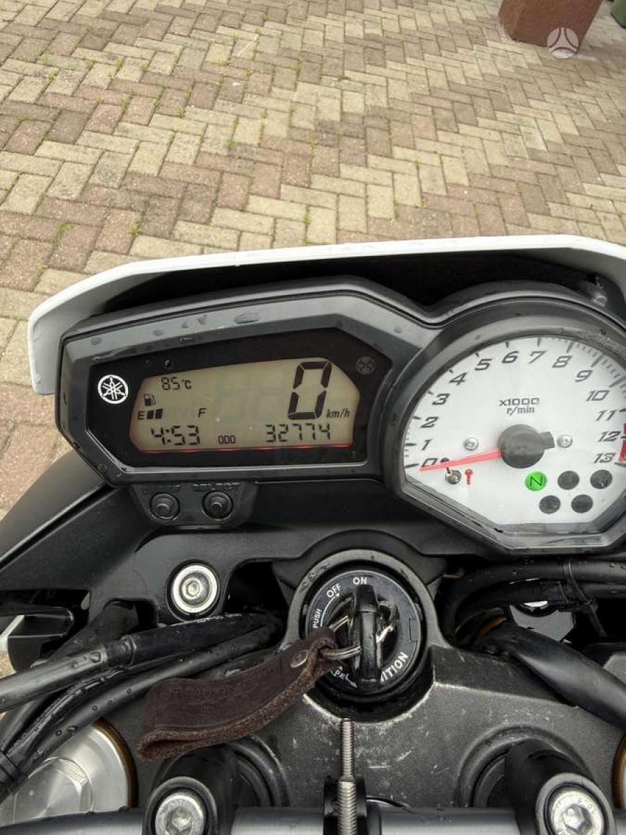 Белый Ямаха FZ 8 2012 в Электренай, объемом двигателя 0.80 л и пробегом 33 тыс. км за 3500 €, фото 12 на AUTOMOTO.COM.LV