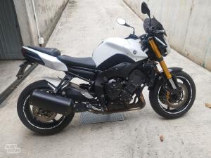 Balts Yamaha FZ 8 2015 Panevēža, ar dzinēja tilpumu 0.80 L un nobraukumu 50 tūkst. km par 3300 €, foto 1 vietnē AUTOMOTO.COM.LV