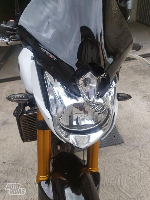 Balts Yamaha FZ 8 2015 Panevēža, ar dzinēja tilpumu 0.80 L un nobraukumu 50 tūkst. km par 3300 €, foto 5 vietnē AUTOMOTO.COM.LV