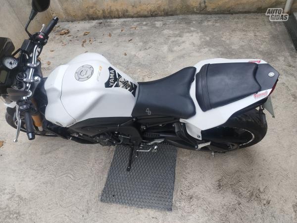 Balts Yamaha FZ 8 2015 Panevēža, ar dzinēja tilpumu 0.80 L un nobraukumu 50 tūkst. km par 3300 €, foto 8 vietnē AUTOMOTO.COM.LV