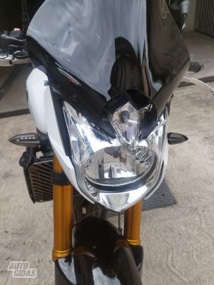Белый Ямаха FZ 8 2015 в Паневежис, объемом двигателя 0.80 л и пробегом 50 тыс. км за 3300 €, фото 5 на AUTOMOTO.COM.LV