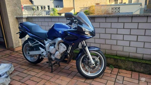 Black Yamaha FZ 2005 in Klaipeda, with an engine capacity of 0.60 L and mileage of 26 thousand km for 2600 €, photo 1 on AUTOMOTO.COM.LV