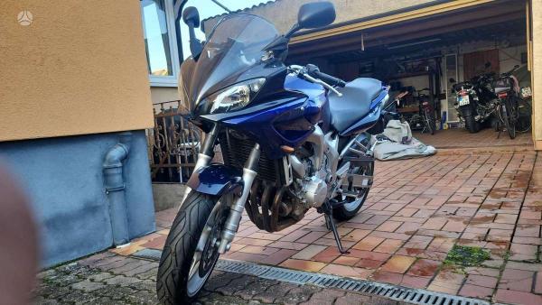 Black Yamaha FZ 2005 in Klaipeda, with an engine capacity of 0.60 L and mileage of 26 thousand km for 2600 €, photo 6 on AUTOMOTO.COM.LV