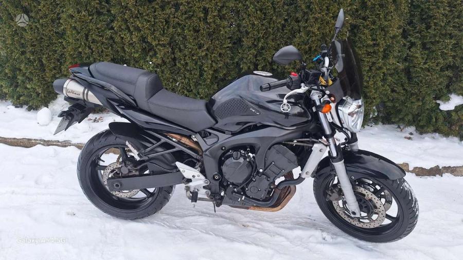 Черный Ямаха FZ 2006 в Каунас, объемом двигателя 0.60 л и пробегом 48 тыс. км за 2400 €, фото 1 на AUTOMOTO.COM.LV
