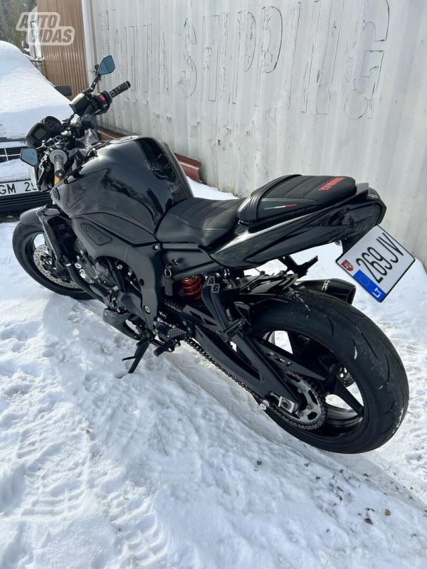 Melns Yamaha FZ 2006 Pasvalys, ar dzinēja tilpumu 1.00 L un nobraukumu 66 tūkst. km par 3700 €, foto 3 vietnē AUTOMOTO.COM.LV