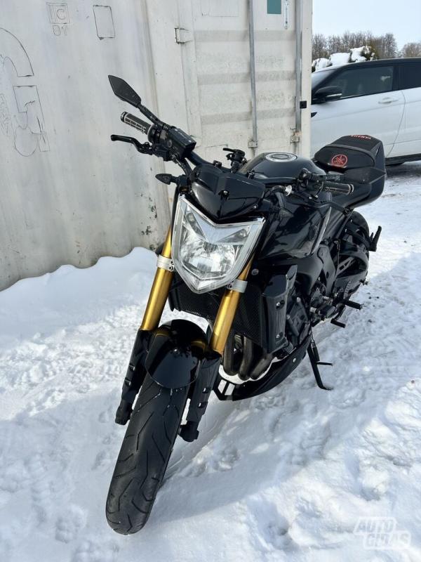 Melns Yamaha FZ 2006 Pasvalys, ar dzinēja tilpumu 1.00 L un nobraukumu 66 tūkst. km par 3700 €, foto 4 vietnē AUTOMOTO.COM.LV
