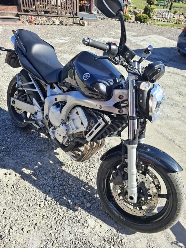 Melns Yamaha FZ 2006 Marijampole, ar dzinēja tilpumu 0.60 L un nobraukumu 27 tūkst. km par 2000 €, foto 3 vietnē AUTOMOTO.COM.LV