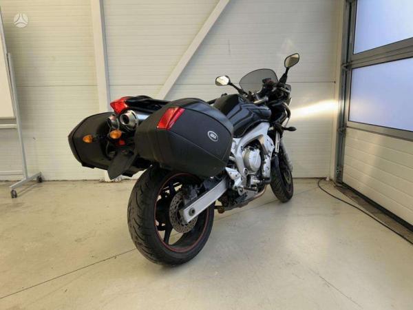 Black Yamaha FZ 2008 in Radviliskis, with an engine capacity of 0.60 L and mileage of 29 thousand km for 1450 €, photo 3 on AUTOMOTO.COM.LV
