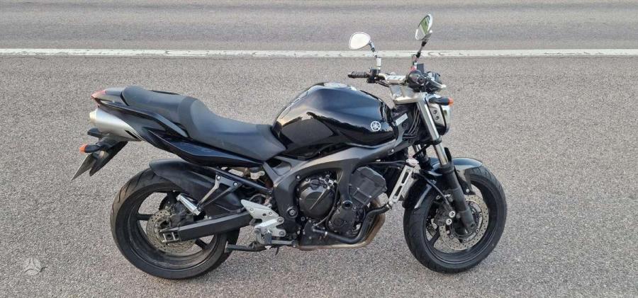 Melns Yamaha FZ 2008 Viļņa, ar dzinēja tilpumu 0.60 L un nobraukumu 66 tūkst. km par 2000 €, foto 2 vietnē AUTOMOTO.COM.LV