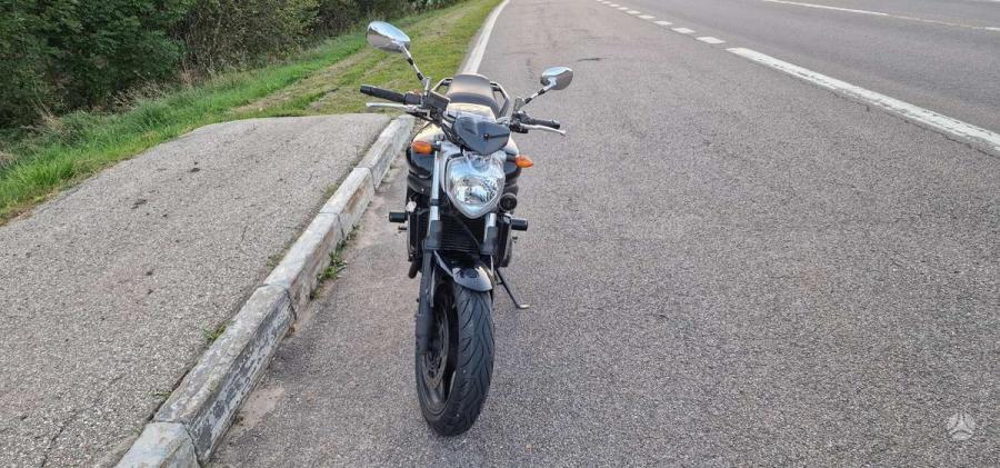 Melns Yamaha FZ 2008 Viļņa, ar dzinēja tilpumu 0.60 L un nobraukumu 66 tūkst. km par 2000 €, foto 4 vietnē AUTOMOTO.COM.LV