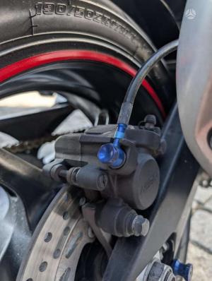 Zils Yamaha FZ 2007 Kauņa, ar dzinēja tilpumu 1.00 L un nobraukumu 32 tūkst. km par 4500 €, foto 12 vietnē AUTOMOTO.COM.LV