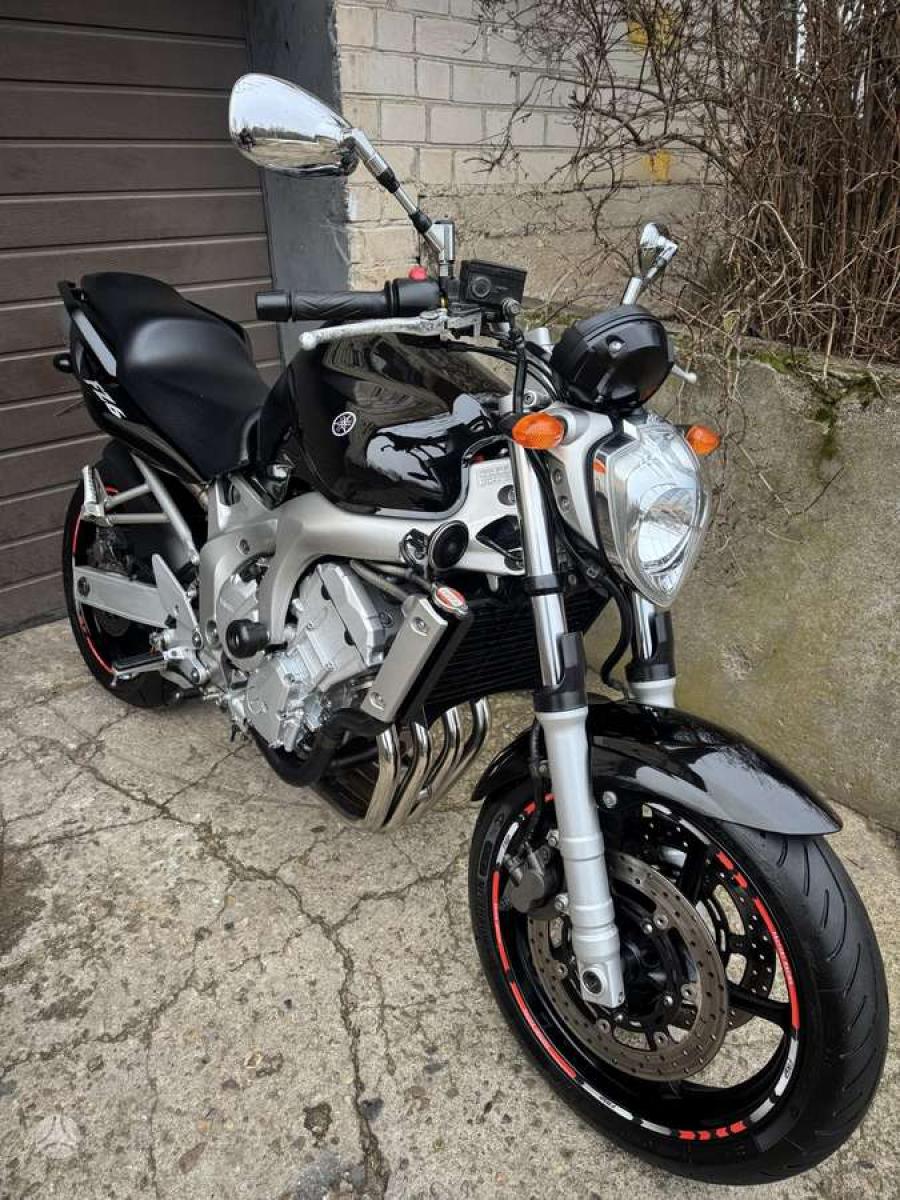 Yamaha FZ 2004 Prienai, ar dzinēja tilpumu 0.60 L un nobraukumu 44 tūkst. km par 2750 €, foto 2 vietnē AUTOMOTO.COM.LV
