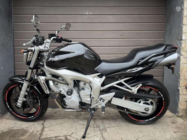 Yamaha FZ 2004 Prienai, ar dzinēja tilpumu 0.60 L un nobraukumu 44 tūkst. km par 2750 €, foto 4 vietnē AUTOMOTO.COM.LV