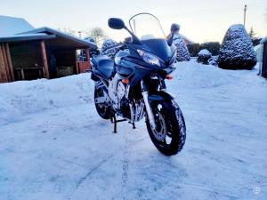 Yamaha FZ 2005 Prienai, ar dzinēja tilpumu 0.60 L un nobraukumu 36 tūkst. km par 2450 €, foto  vietnē AUTOMOTO.COM.LV