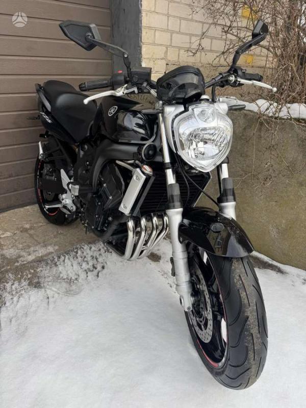 Yamaha FZ 2005 Prienai, ar dzinēja tilpumu 0.60 L un nobraukumu 38 tūkst. km par 2800 €, foto 2 vietnē AUTOMOTO.COM.LV