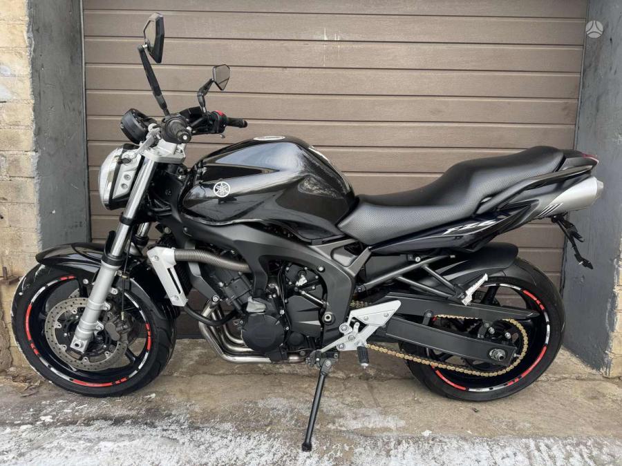 Yamaha FZ 2005 Prienai, ar dzinēja tilpumu 0.60 L un nobraukumu 38 tūkst. km par 2800 €, foto 4 vietnē AUTOMOTO.COM.LV