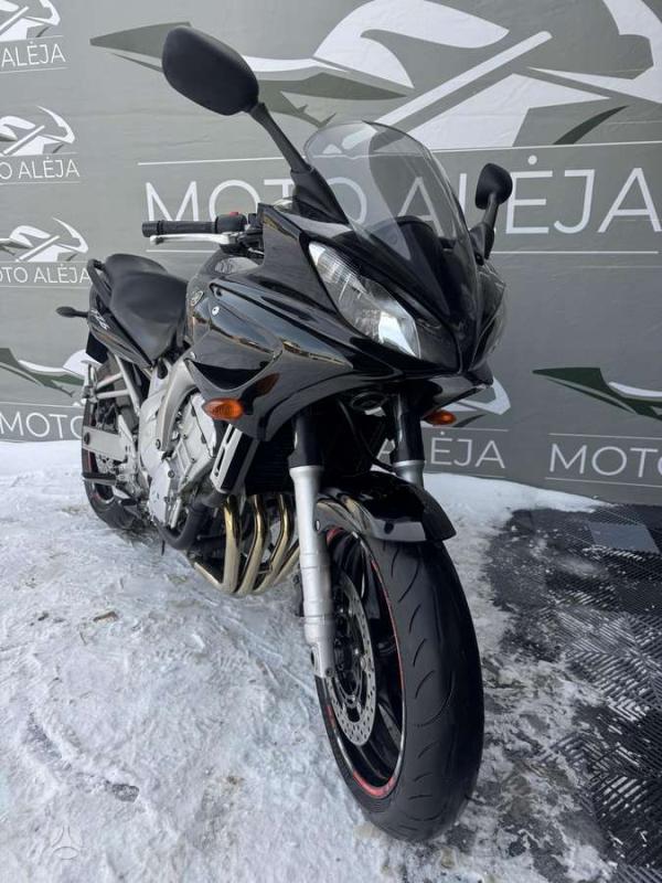 Yamaha FZ 2005 Prienai, ar dzinēja tilpumu 0.60 L un nobraukumu 27 tūkst. km par 2750 €, foto 2 vietnē AUTOMOTO.COM.LV
