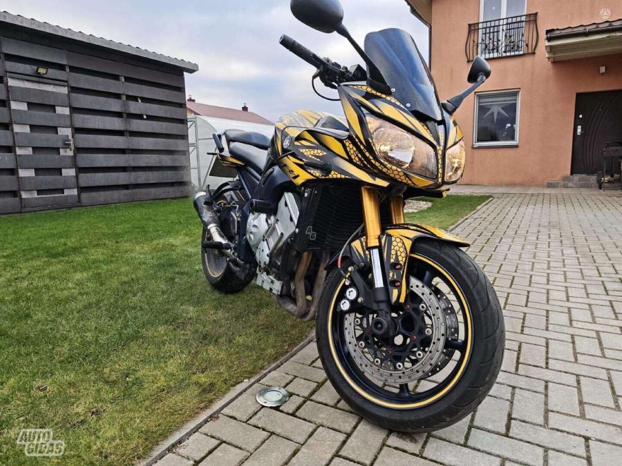 Black Yamaha FZ1 2006 in Kaunas, with an engine capacity of 1.00 L and mileage of 0 thousand km for 2899 €, photo 1 on AUTOMOTO.COM.LV