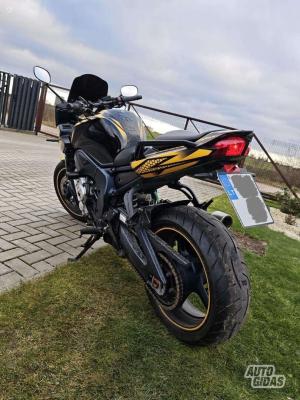 Black Yamaha FZ1 2006 in Kaunas, with an engine capacity of 1.00 L and mileage of 0 thousand km for 2899 €, photo 8 on AUTOMOTO.COM.LV