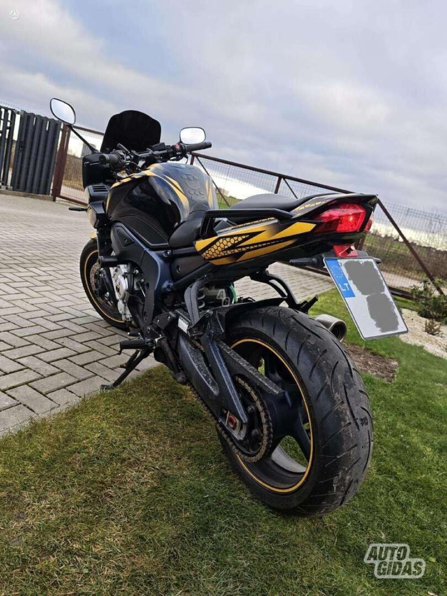 Black Yamaha FZ1 2006 in Kaunas, with an engine capacity of 1.00 L and mileage of 0 thousand km for 2899 €, photo 8 on AUTOMOTO.COM.LV