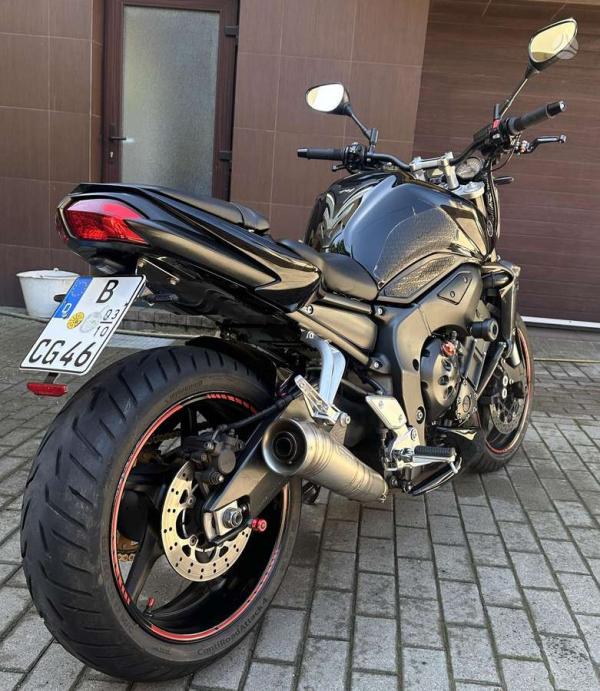 Черный Ямаха FZ1 2006 в Каунас, объемом двигателя 1.00 л и пробегом 46 тыс. км за 3750 €, фото 2 на AUTOMOTO.COM.LV