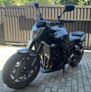 Black Yamaha FZ1 2006 in Kaunas, with an engine capacity of 1.00 L and mileage of 46 thousand km for 3750 €, photo 4 on AUTOMOTO.COM.LV