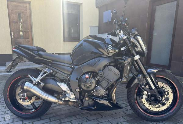 Black Yamaha FZ1 2006 in Kaunas, with an engine capacity of 1.00 L and mileage of 46 thousand km for 3750 €, photo 5 on AUTOMOTO.COM.LV