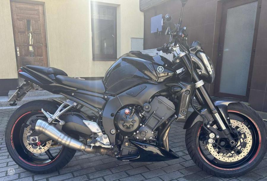 Black Yamaha FZ1 2006 in Kaunas, with an engine capacity of 1.00 L and mileage of 46 thousand km for 3750 €, photo 6 on AUTOMOTO.COM.LV