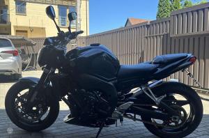 Black Yamaha FZ1 2006 in Kaunas, with an engine capacity of 1.00 L and mileage of 46 thousand km for 3750 €, photo 7 on AUTOMOTO.COM.LV