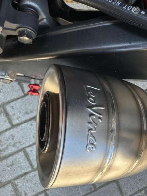 Black Yamaha FZ1 2006 in Kaunas, with an engine capacity of 1.00 L and mileage of 46 thousand km for 3750 €, photo 9 on AUTOMOTO.COM.LV