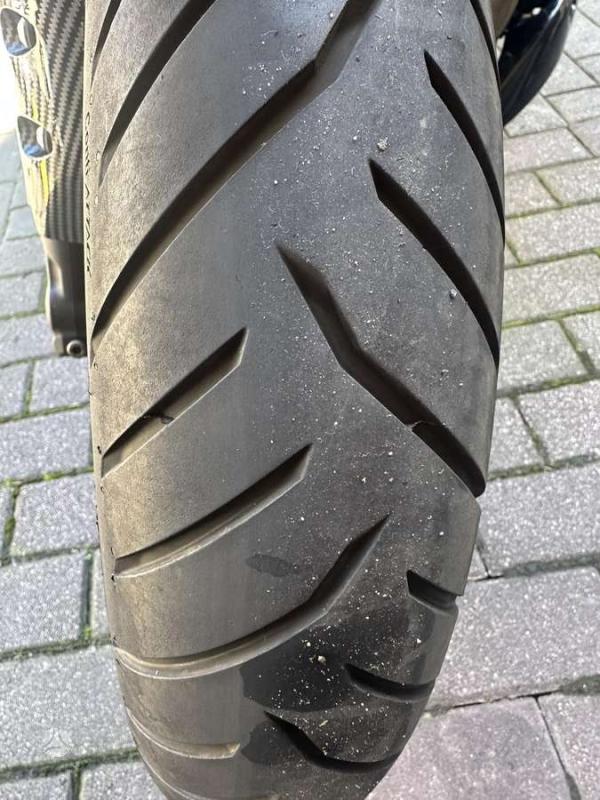 Black Yamaha FZ1 2006 in Kaunas, with an engine capacity of 1.00 L and mileage of 46 thousand km for 3750 €, photo 9 on AUTOMOTO.COM.LV