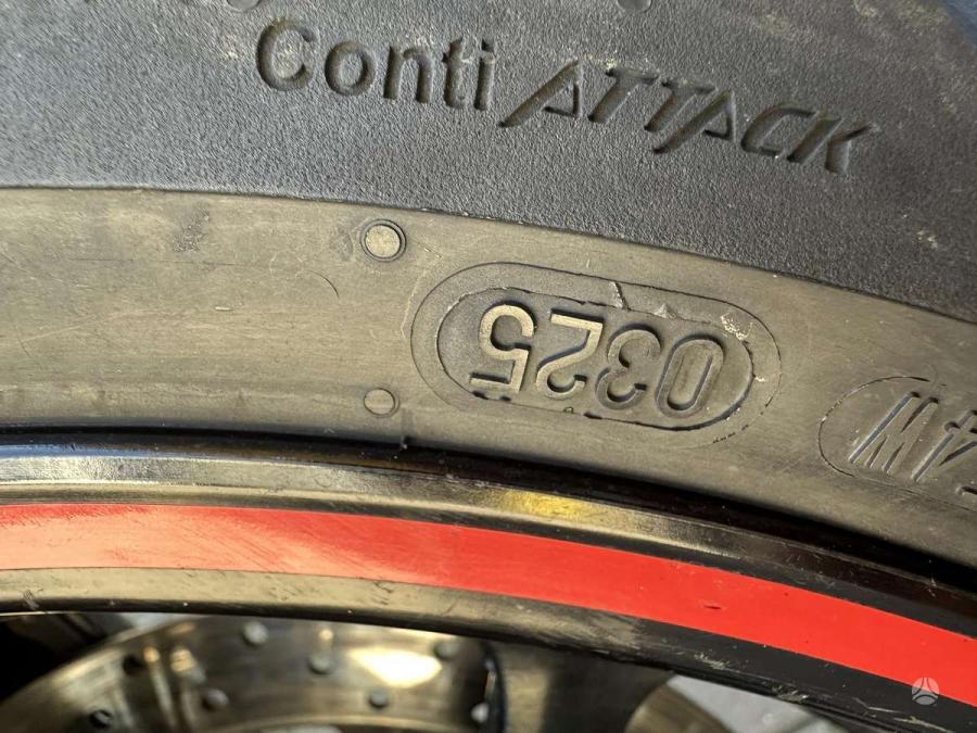 Black Yamaha FZ1 2006 in Kaunas, with an engine capacity of 1.00 L and mileage of 46 thousand km for 3750 €, photo 11 on AUTOMOTO.COM.LV