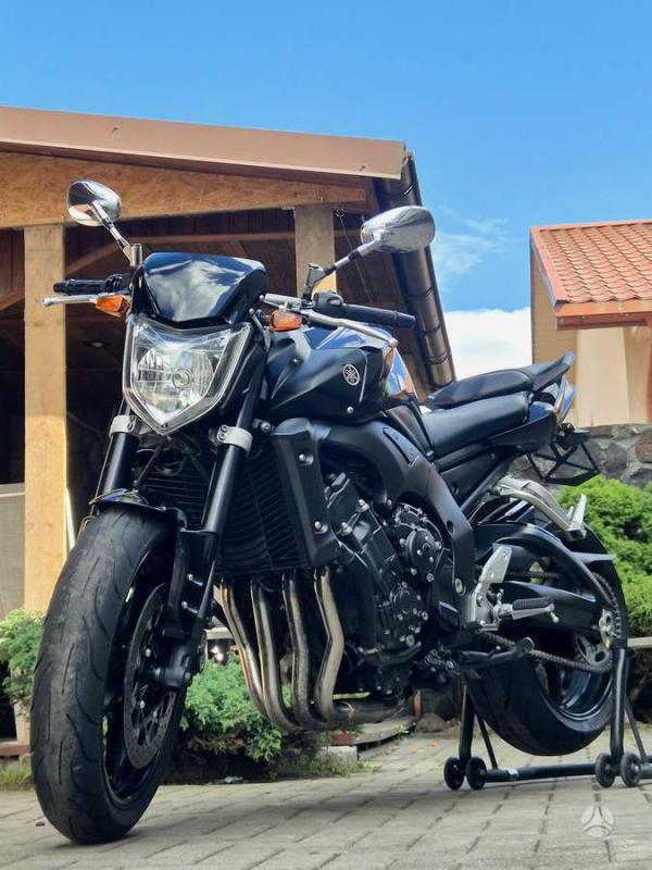 Черный Ямаха FZ1 2006 в Пренай, объемом двигателя 1.00 л и пробегом 29 тыс. км за 4100 €, фото 3 на AUTOMOTO.COM.LV