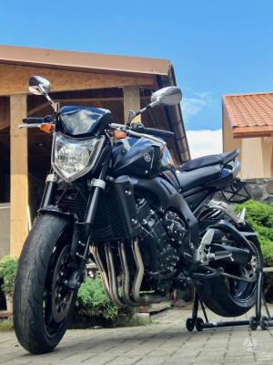 Black Yamaha FZ1 2006 in Prienai, with an engine capacity of 1.00 L and mileage of 29 thousand km for 4100 €, photo 4 on AUTOMOTO.COM.LV