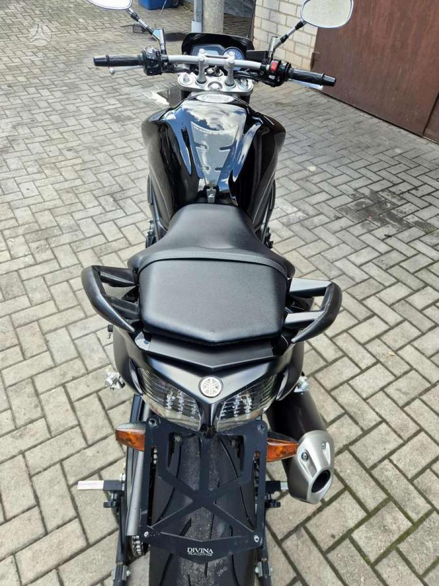 Black Yamaha FZ1 2006 in Prienai, with an engine capacity of 1.00 L and mileage of 29 thousand km for 4100 €, photo 10 on AUTOMOTO.COM.LV