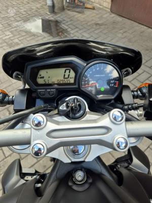 Black Yamaha FZ1 2006 in Prienai, with an engine capacity of 1.00 L and mileage of 29 thousand km for 4100 €, photo 12 on AUTOMOTO.COM.LV
