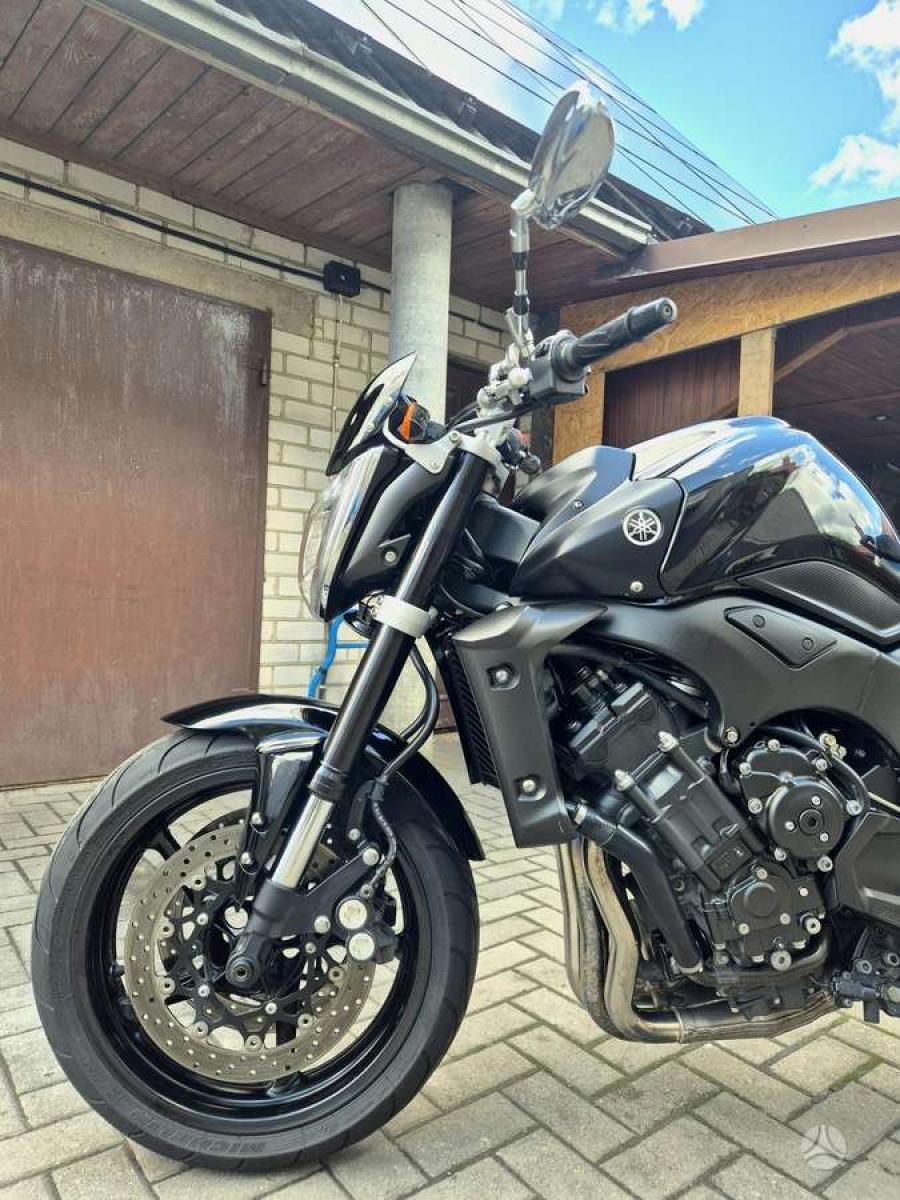 Black Yamaha FZ1 2006 in Prienai, with an engine capacity of 1.00 L and mileage of 29 thousand km for 4100 €, photo 15 on AUTOMOTO.COM.LV
