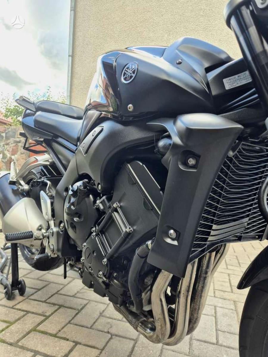 Black Yamaha FZ1 2006 in Prienai, with an engine capacity of 1.00 L and mileage of 29 thousand km for 4100 €, photo 17 on AUTOMOTO.COM.LV