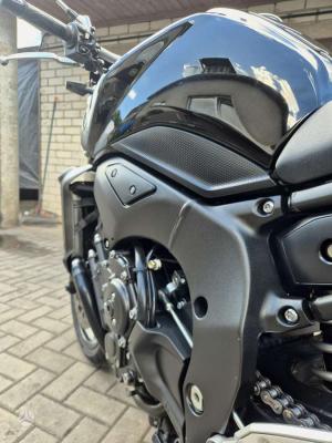 Black Yamaha FZ1 2006 in Prienai, with an engine capacity of 1.00 L and mileage of 29 thousand km for 4100 €, photo 18 on AUTOMOTO.COM.LV