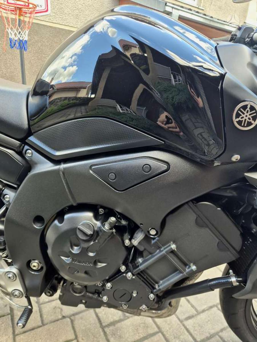 Black Yamaha FZ1 2006 in Prienai, with an engine capacity of 1.00 L and mileage of 29 thousand km for 4100 €, photo 21 on AUTOMOTO.COM.LV