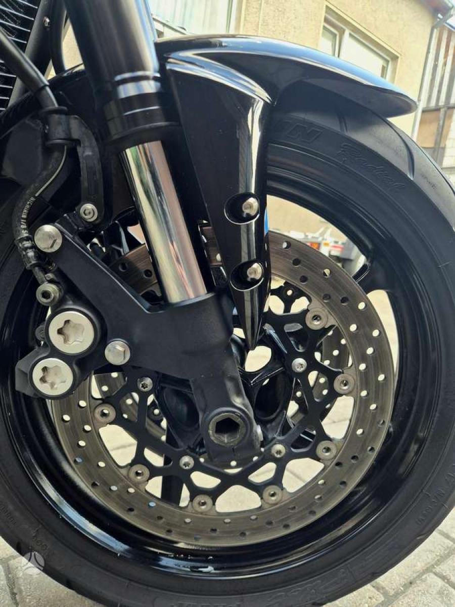 Black Yamaha FZ1 2006 in Prienai, with an engine capacity of 1.00 L and mileage of 29 thousand km for 4100 €, photo 23 on AUTOMOTO.COM.LV