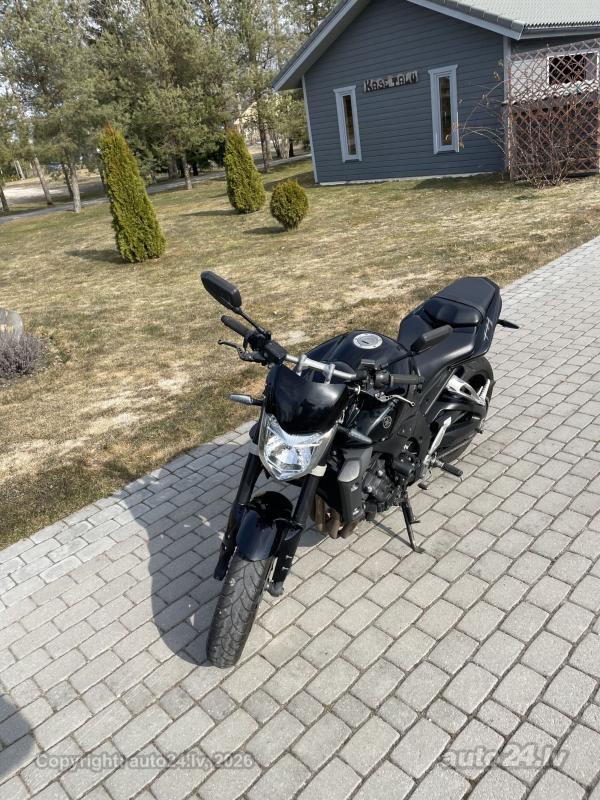 Black Yamaha FZ1 2007 in Tallinn, with an engine capacity of 1.00 L and mileage of 58 thousand km for 4400 €, photo 3 on AUTOMOTO.COM.LV