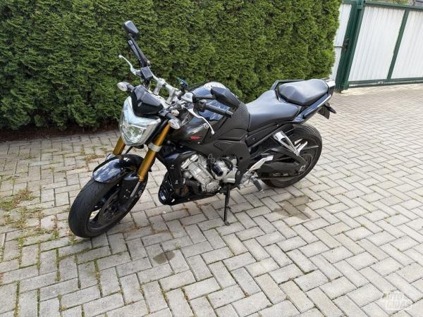 Black Yamaha FZ1 2007 in Vilnius, with an engine capacity of 1.00 L and mileage of 49 thousand km for 3550 €, photo 1 on AUTOMOTO.COM.LV