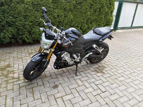 Черный Ямаха FZ1 2007 в Вильнюс, объемом двигателя 1.00 л и пробегом 50 тыс. км за 3550 €, фото 1 на AUTOMOTO.COM.LV