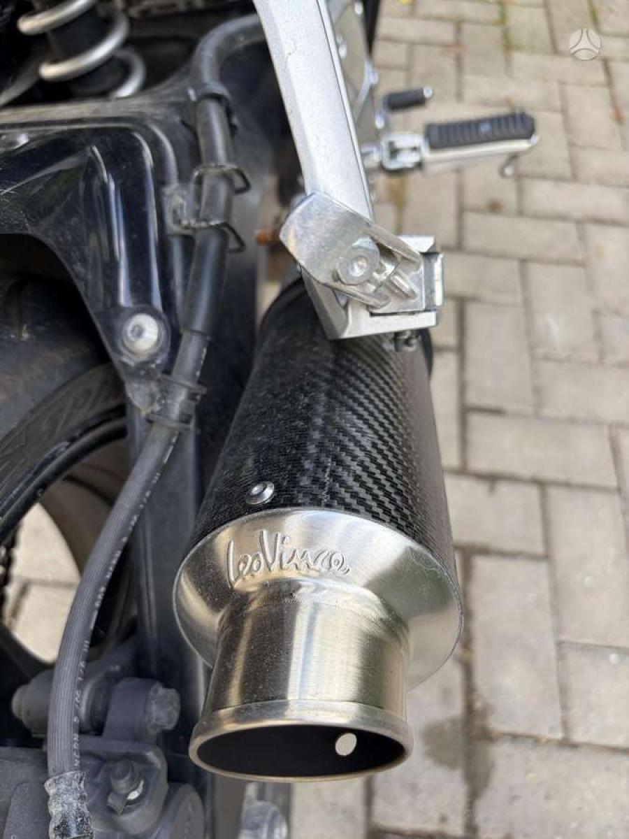Black Yamaha FZ1 2007 in Vilnius, with an engine capacity of 1.00 L and mileage of 50 thousand km for 3550 €, photo 6 on AUTOMOTO.COM.LV
