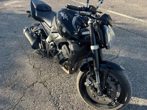Black Yamaha FZ1 2007 in Vilnius, with an engine capacity of 1.00 L and mileage of 55 thousand km for 2800 €, photo 3 on AUTOMOTO.COM.LV