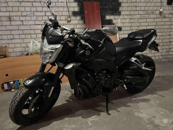 Melns Yamaha FZ1 2008 Viļņa, ar dzinēja tilpumu 0.00 L un nobraukumu 55 tūkst. km par 2500 €, foto 1 vietnē AUTOMOTO.COM.LV