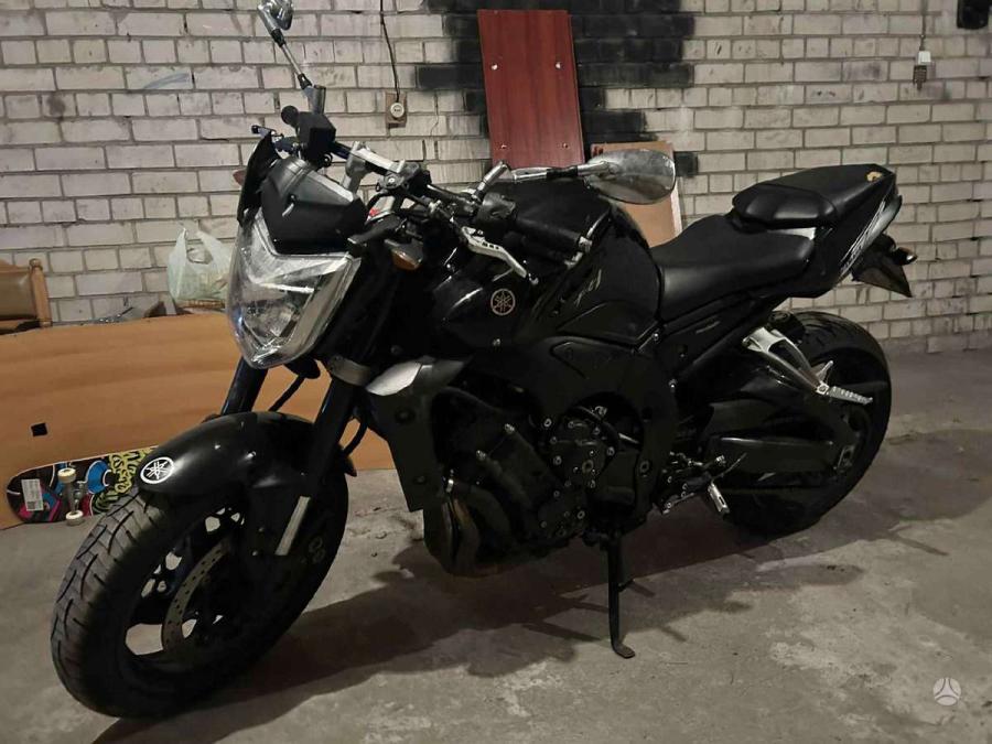 Black Yamaha FZ1 2008 in Vilnius, with an engine capacity of 0.00 L and mileage of 55 thousand km for 2500 €, photo 1 on AUTOMOTO.COM.LV